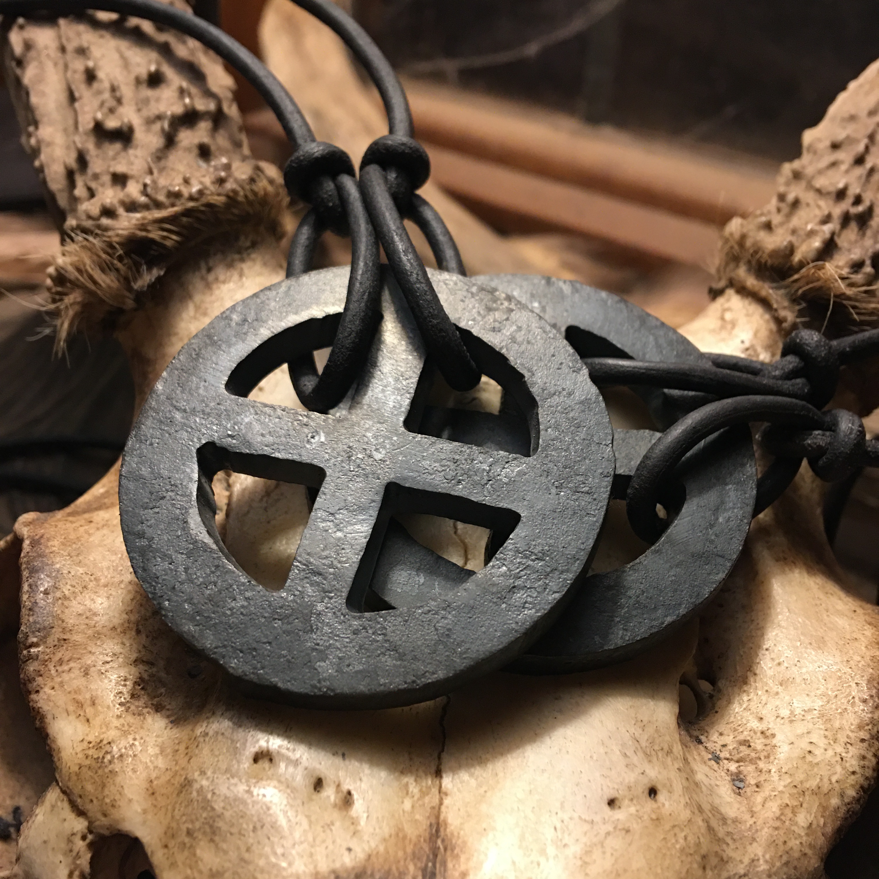Forged Rustic Sun Cross – BLUTFORGE